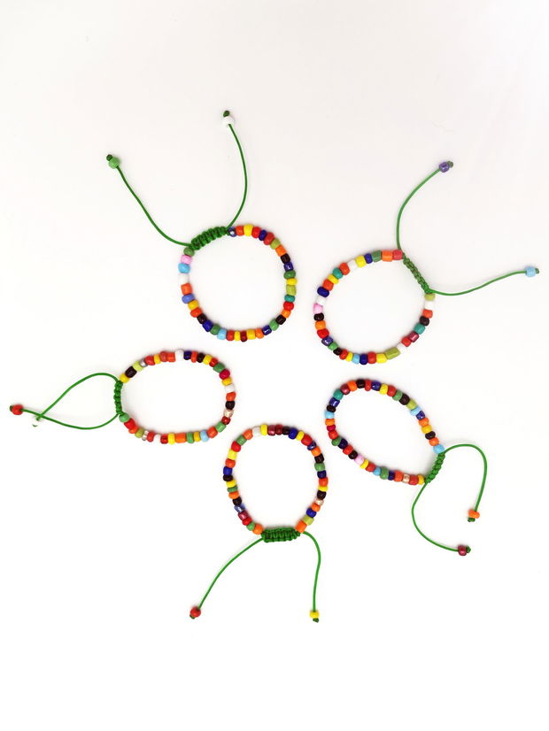 Bratara pentru copii cu margele colorate | Breslo