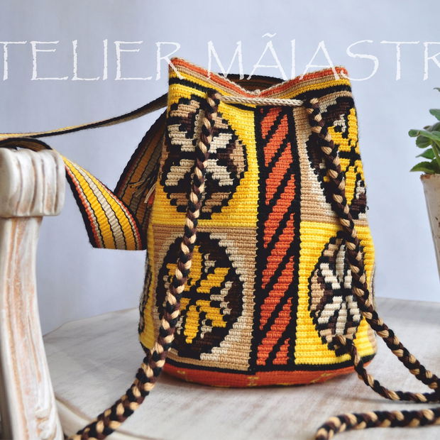 set genti crosetate ornamentate cu motive popular din Maramures scara ...