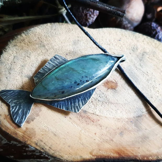 Pandant din argint 925 oxidat si labradorit, pestisor | Breslo