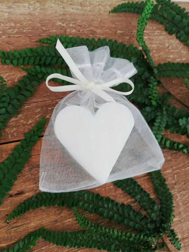 Marturii nunta / Marturii parfumate magnolie / Marturii inimioare săpun ...