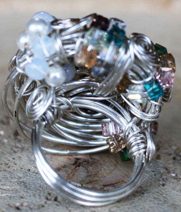 Inel handmade din sarma cu cristale tip swarovski,opalit si perle din ...