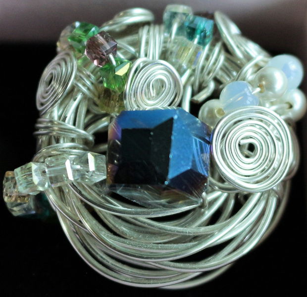 Inel handmade din sarma cu cristale tip swarovski,opalit si perle din ...