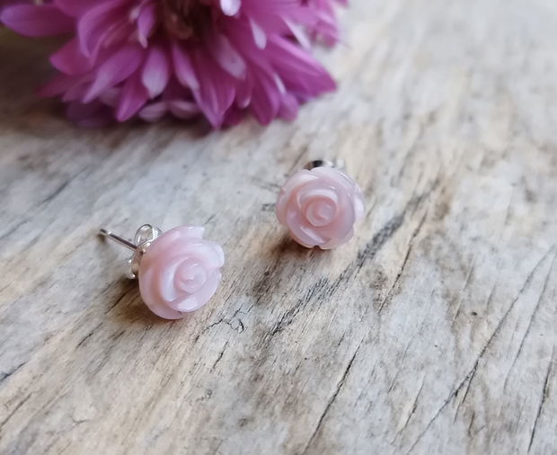 Cercei argint cu trandafirasi din sidef roz REZERVATI, 10 mm | Breslo