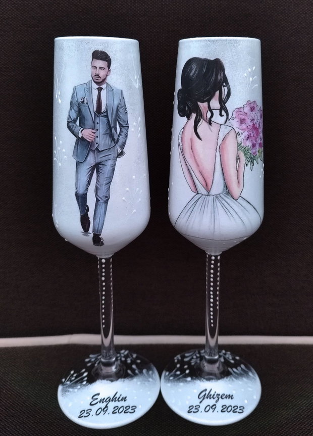 Pahare de nunta personalizate cu mireasă brunetă | Breslo