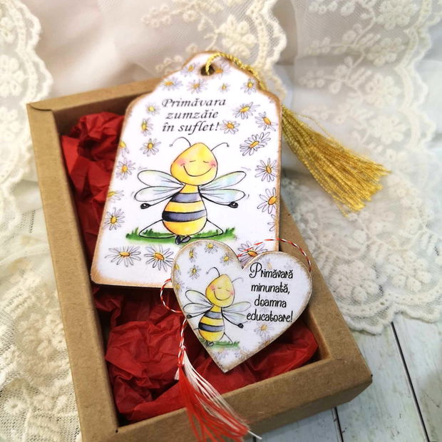 Set cadou invatatoare/ educatoare semn de carte si martisor | Breslo