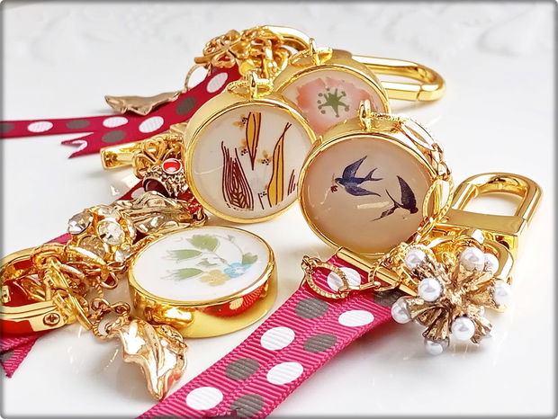 Brelocuri Personalizate - Bijuterii din Porțelan Reciclat | Breslo