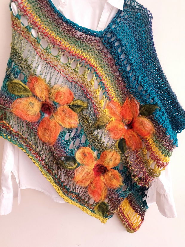 Poncho cu flori impaslite | Breslo