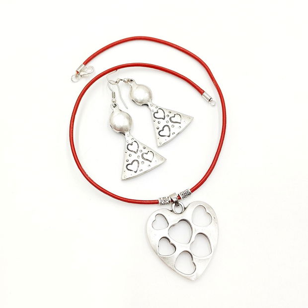 Set colier pandantiv si cercei, fetita cu inimi, Cpcz001 | Breslo