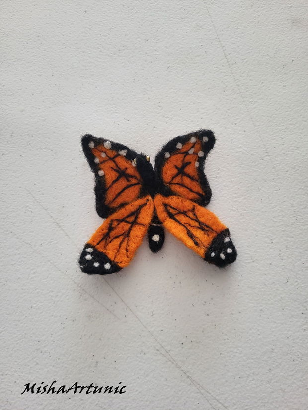 Fluture Amiral - Brosa | Breslo