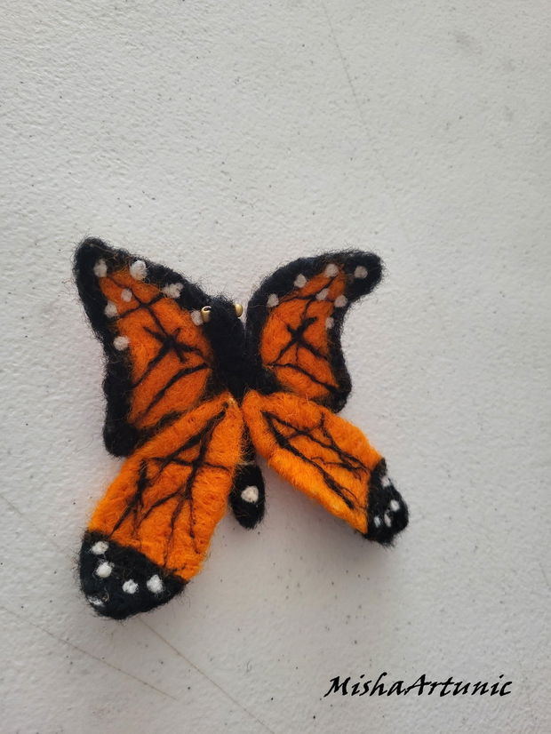 Fluture Amiral - Brosa | Breslo