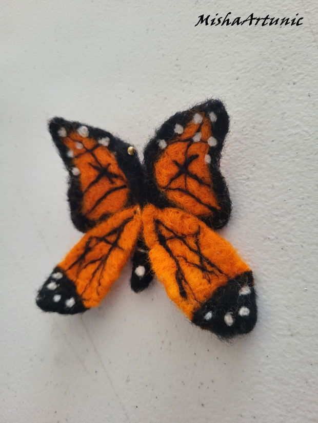 Fluture Amiral - Brosa | Breslo