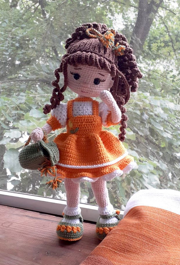 Ana cu rucsacel, papusa crosetata | Breslo