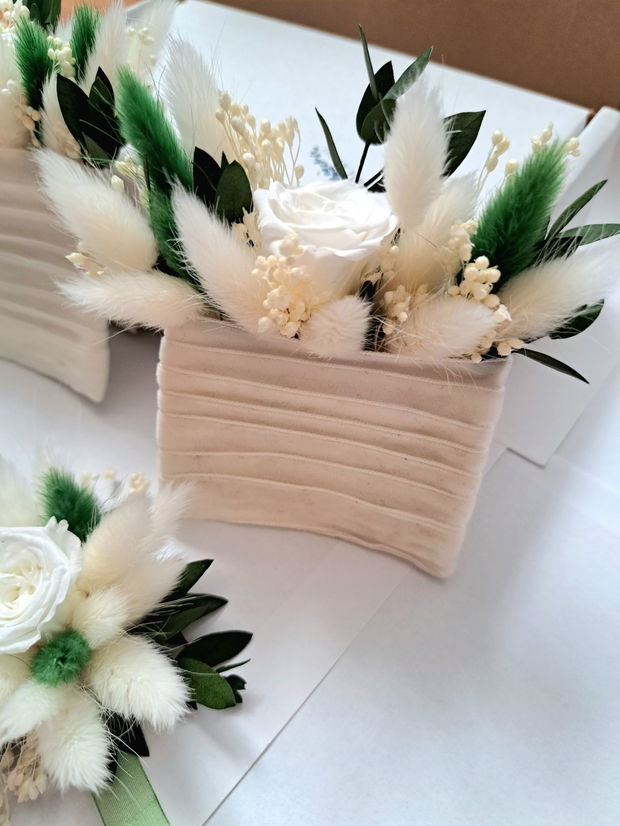 Cocarde Mire/ Naș Brățări Mireasă / Nașă/ Cocarde invitați nuntă-flori ...