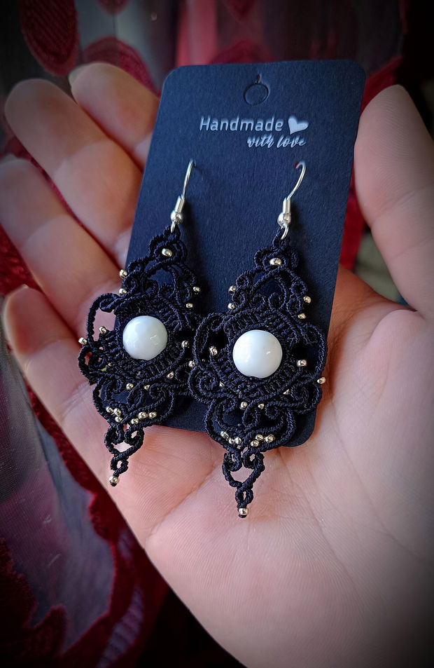 Cercei Blue Black Micromacrame cu Piatra de Jad Alb | Breslo