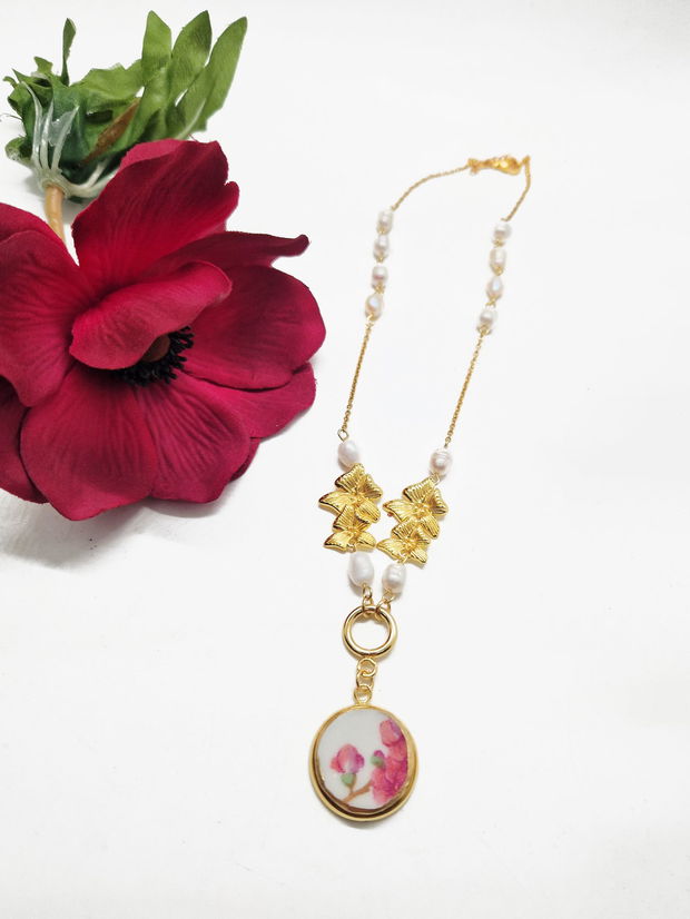 Colier"Sakura" din fragment de portelan Limoges, inox auriu, perle de ...