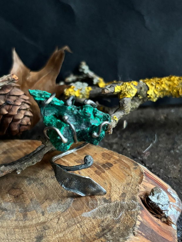 Inel supradimensionat din argint 925 cu textura de ciocan si piatra ...