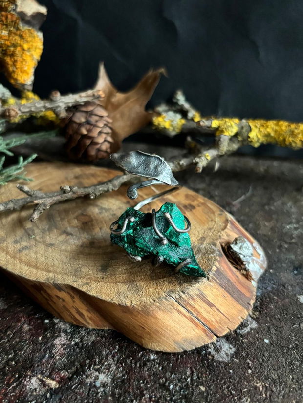 Inel supradimensionat din argint 925 cu textura de ciocan si piatra ...