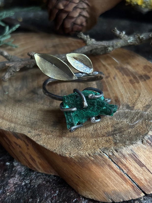 Inel supradimensionat din argint 925 cu textura de ciocan, piatra bruta ...