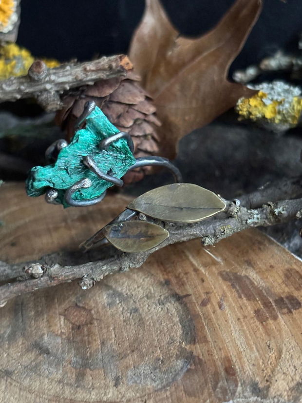 Inel supradimensionat din argint 925 cu textura de ciocan, piatra bruta ...