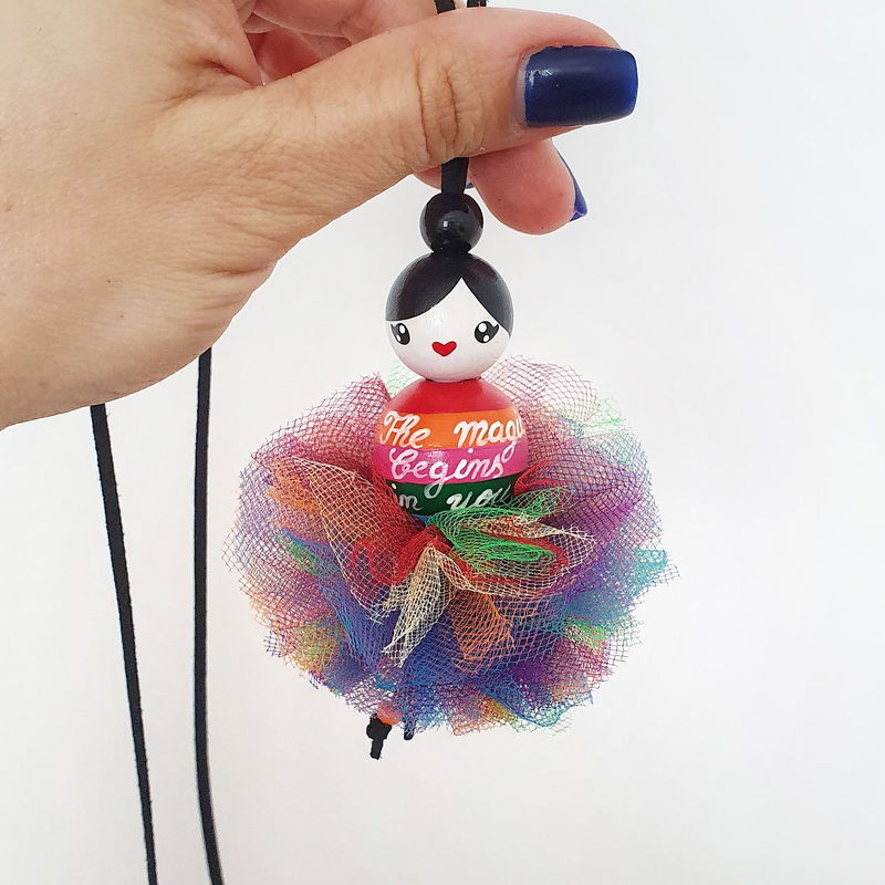 Cocuta toata un curcubeu | Dichisar